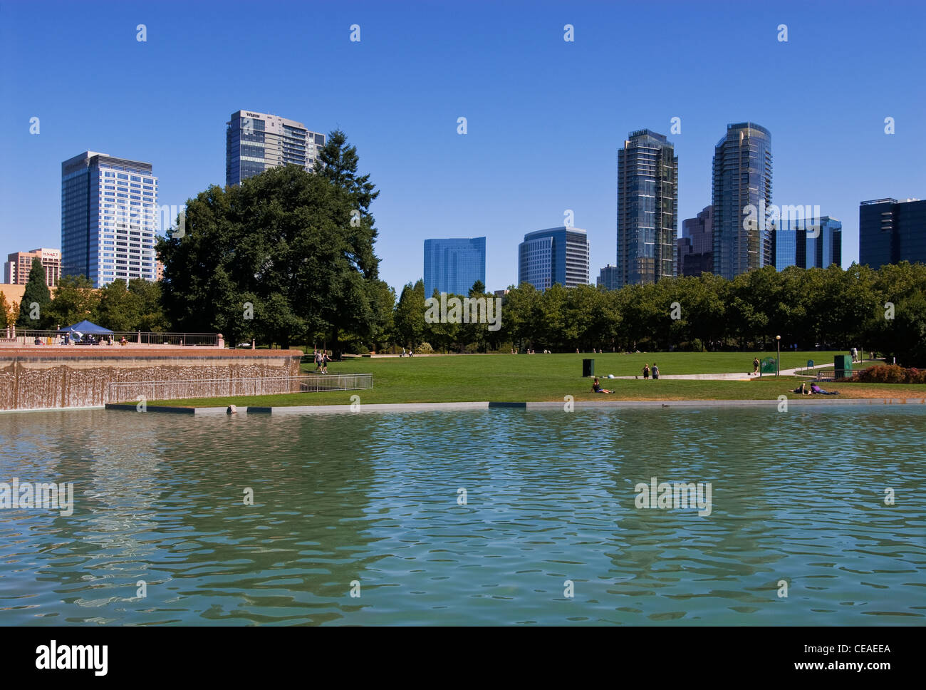 Bellevue skyline hi-res stock photography and images - Alamy