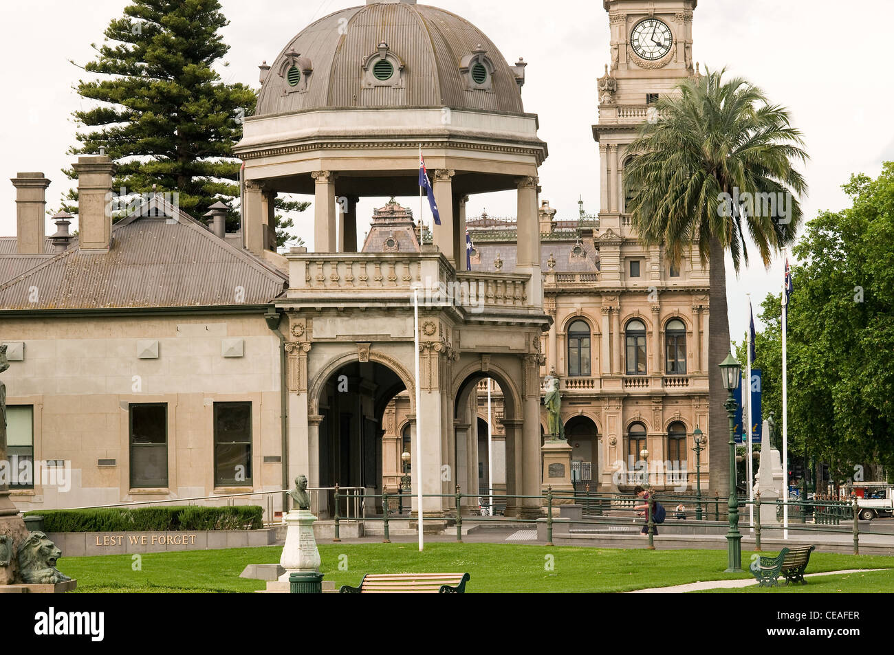 Bendigo RSL Memorial Hall & Military Museum and Post Office Stock Photo ...
