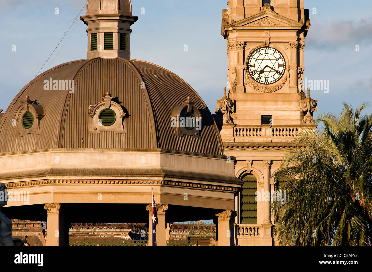 Bendigo RSL Memorial Hall & Military Museum and Post Office Stock Photo ...