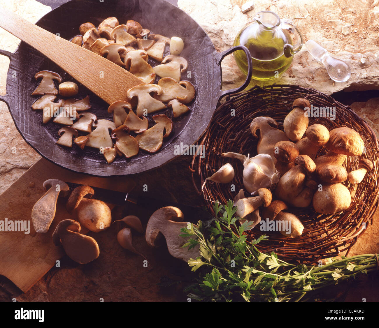 Ceps frying hi-res stock photography and images - Alamy