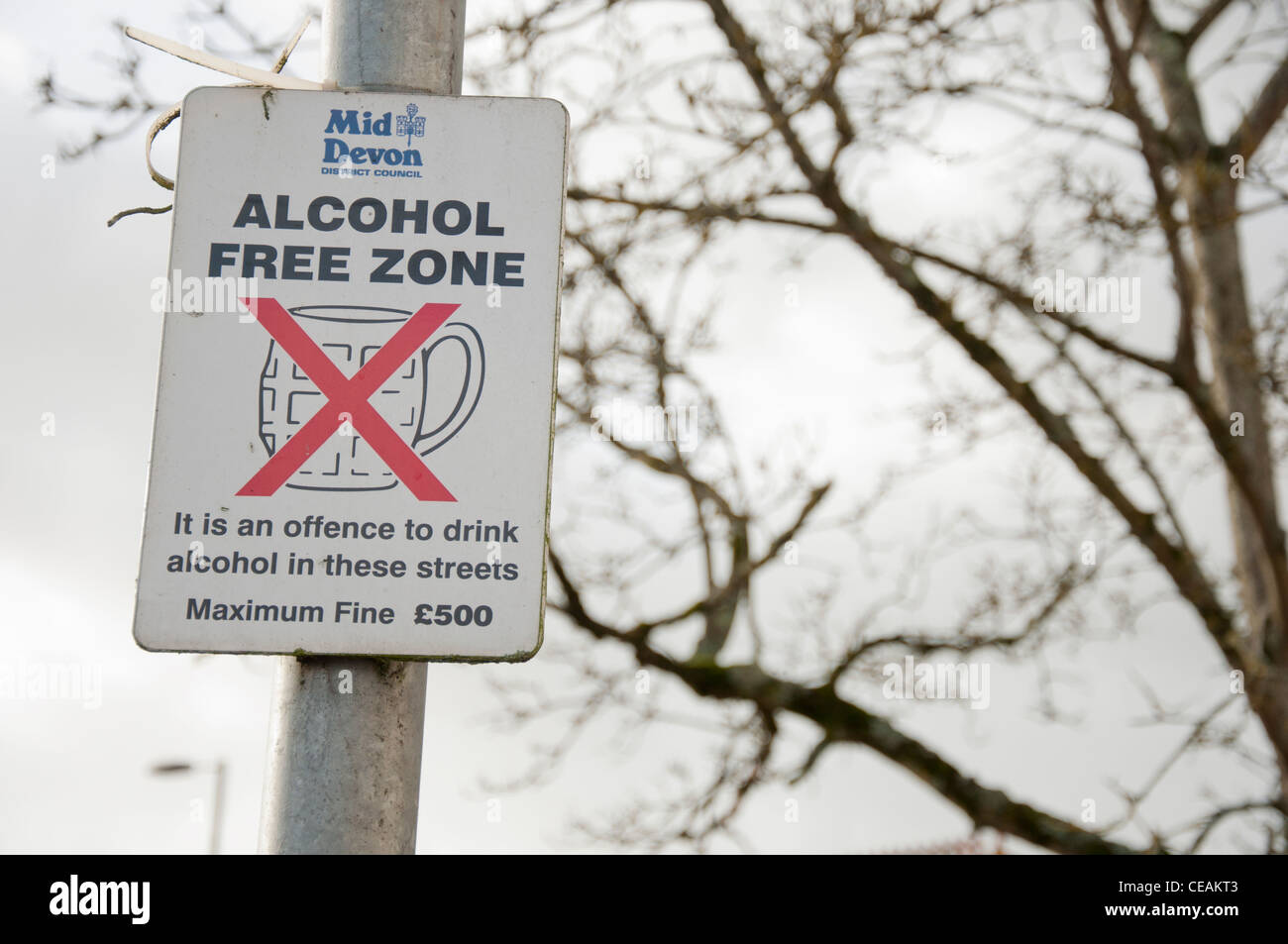 alcohol free zone no drinking alcohol sign Stock Photo - Alamy