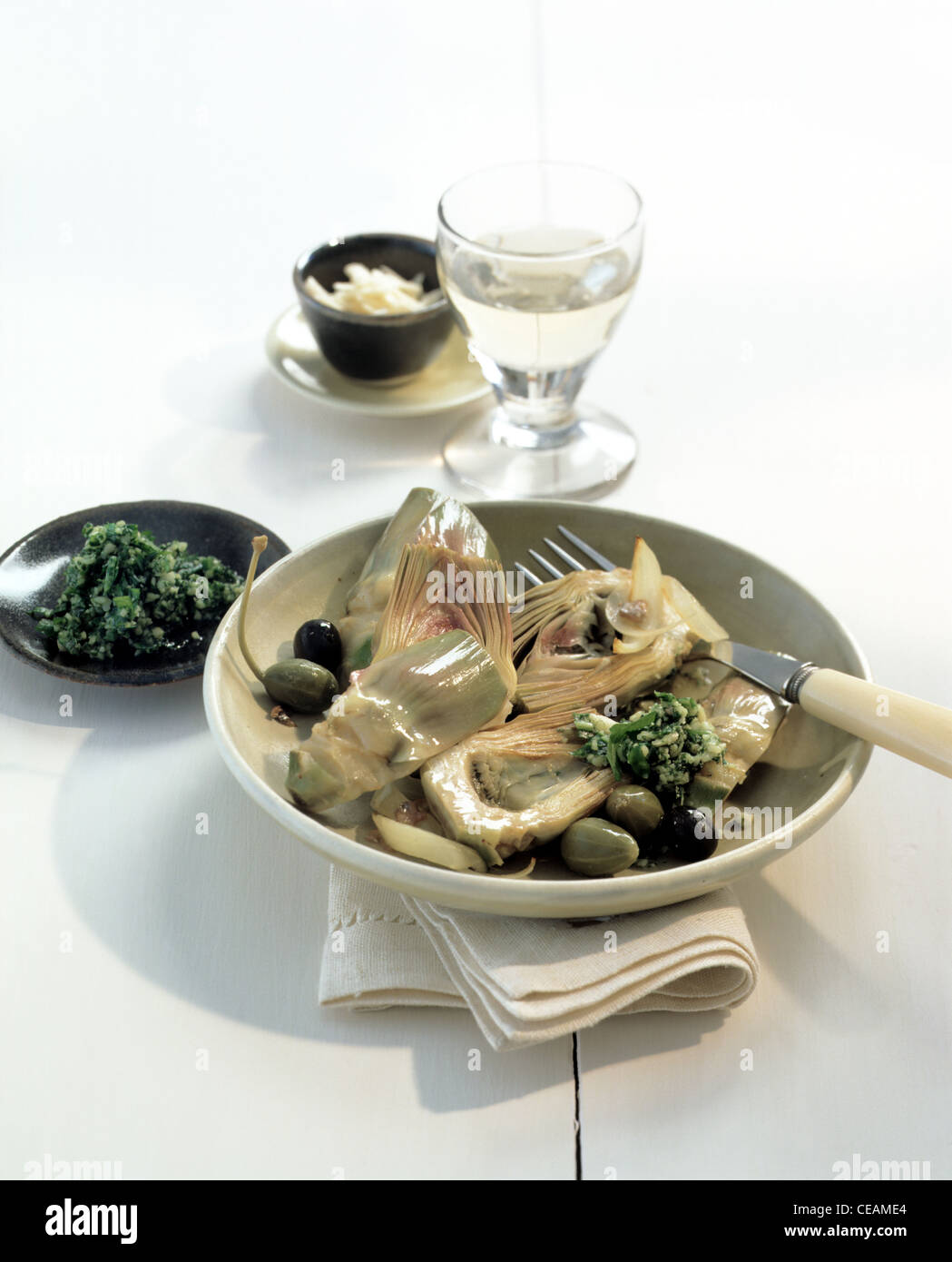 Artischocken dip hi-res stock photography and images - Alamy