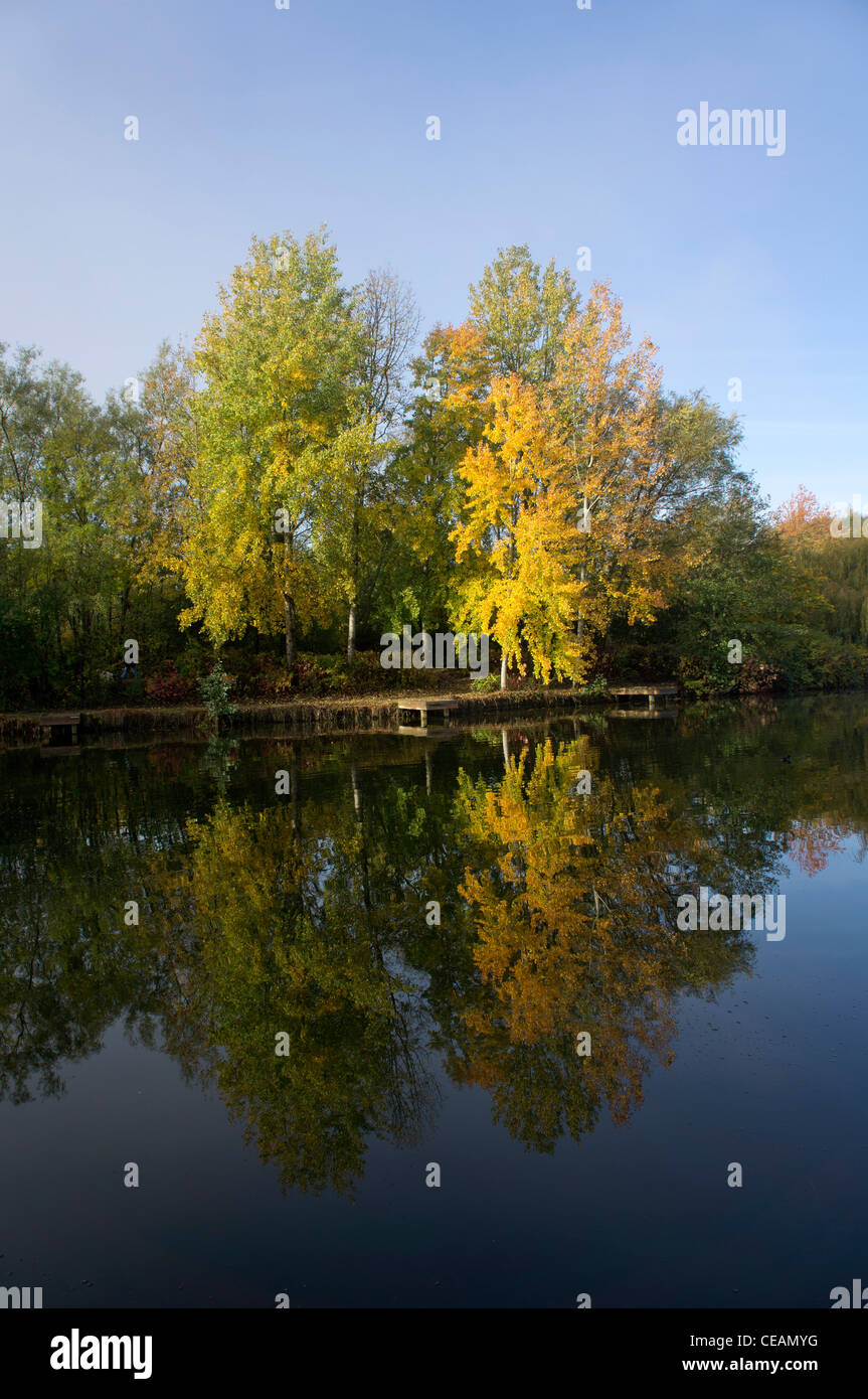 Arrow valley lake in redditch hi-res stock photography and images - Alamy