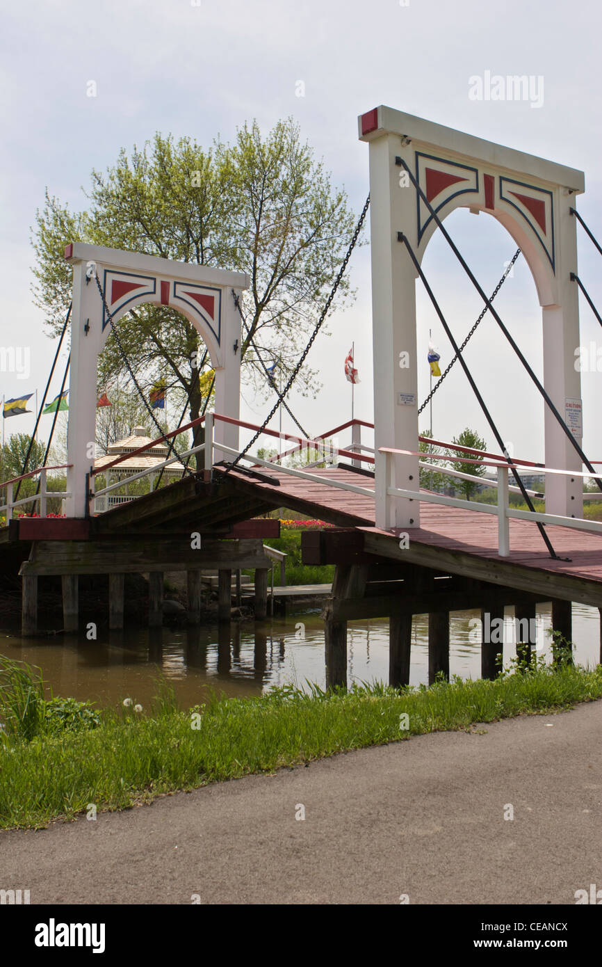 Dutch canal bridge hi-res stock photography and images - Alamy