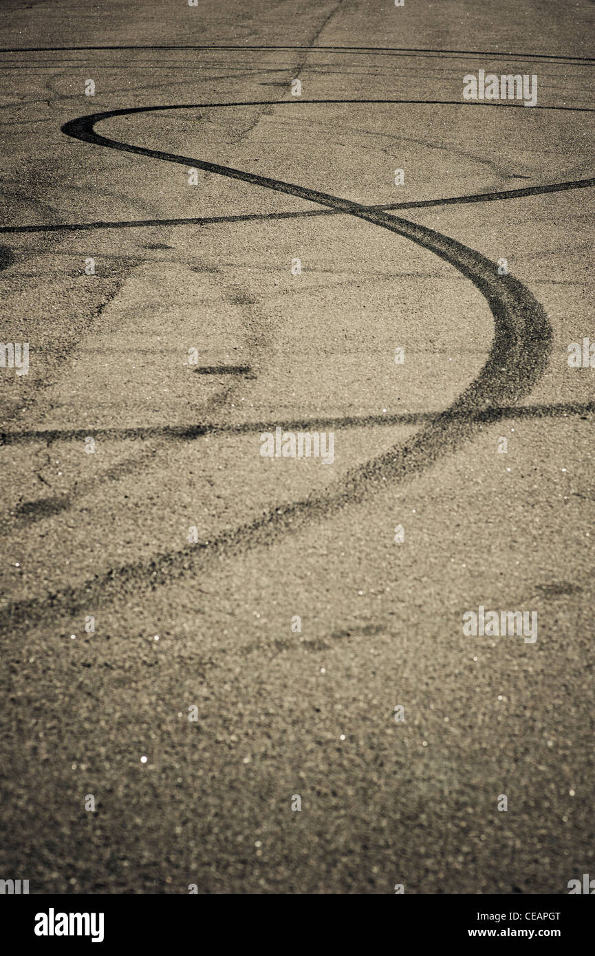 Skidmarks hi-res stock photography and images - Alamy