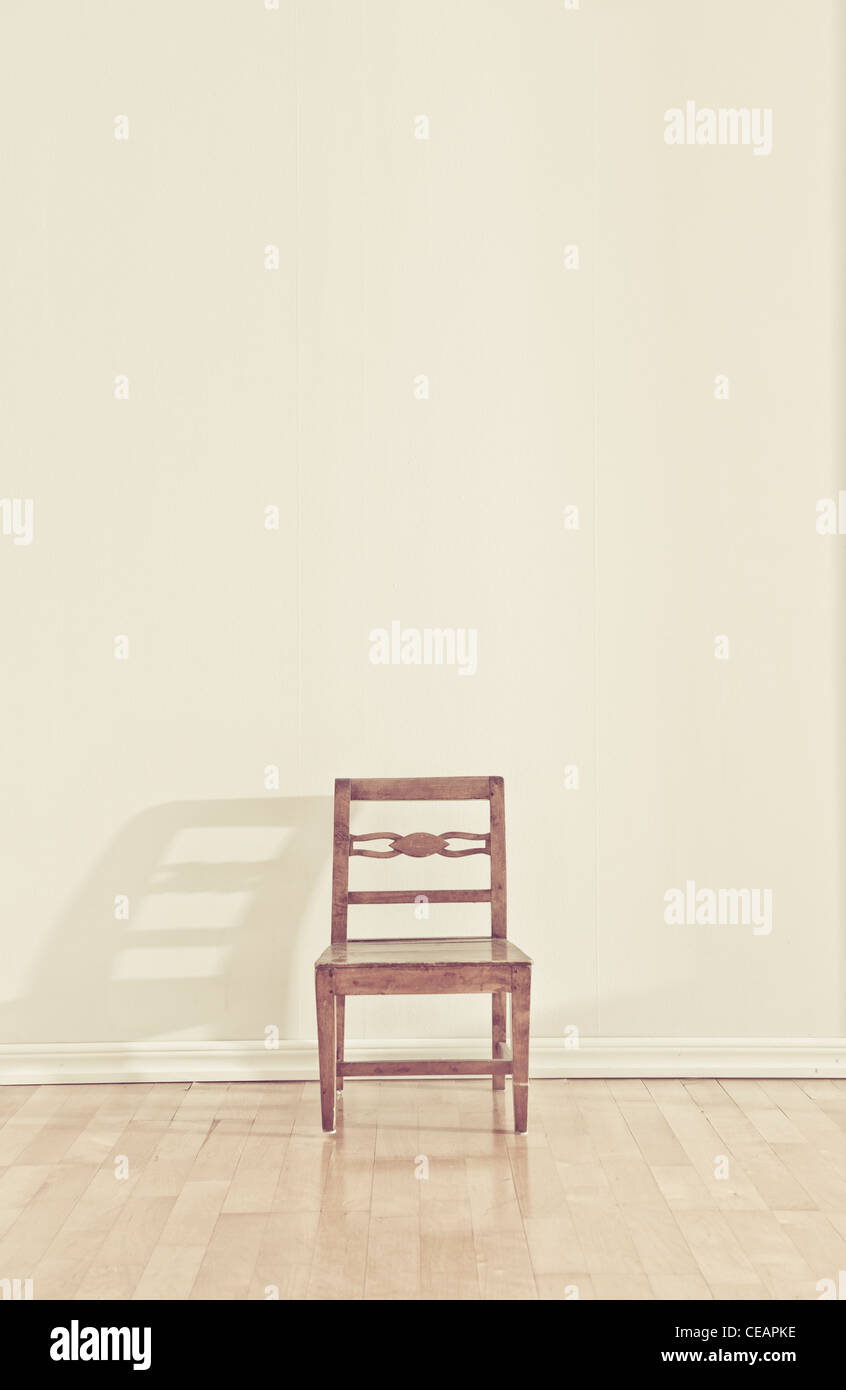 One chair empty room hi res stock photography and images Alamy