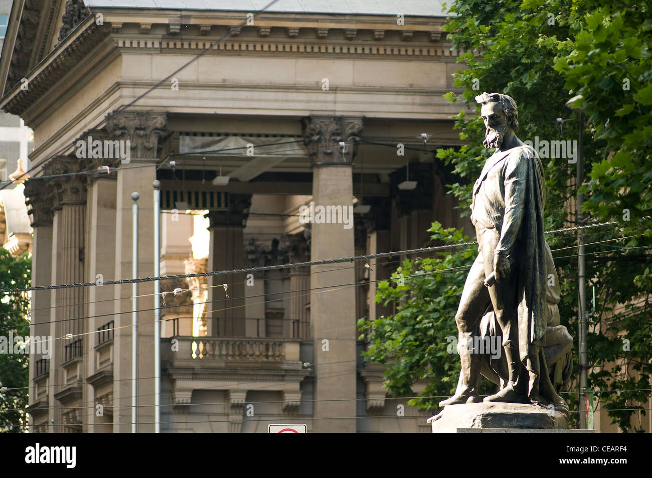 Matthew Flinders statue and Town Hall, swanston street melbourne ...
