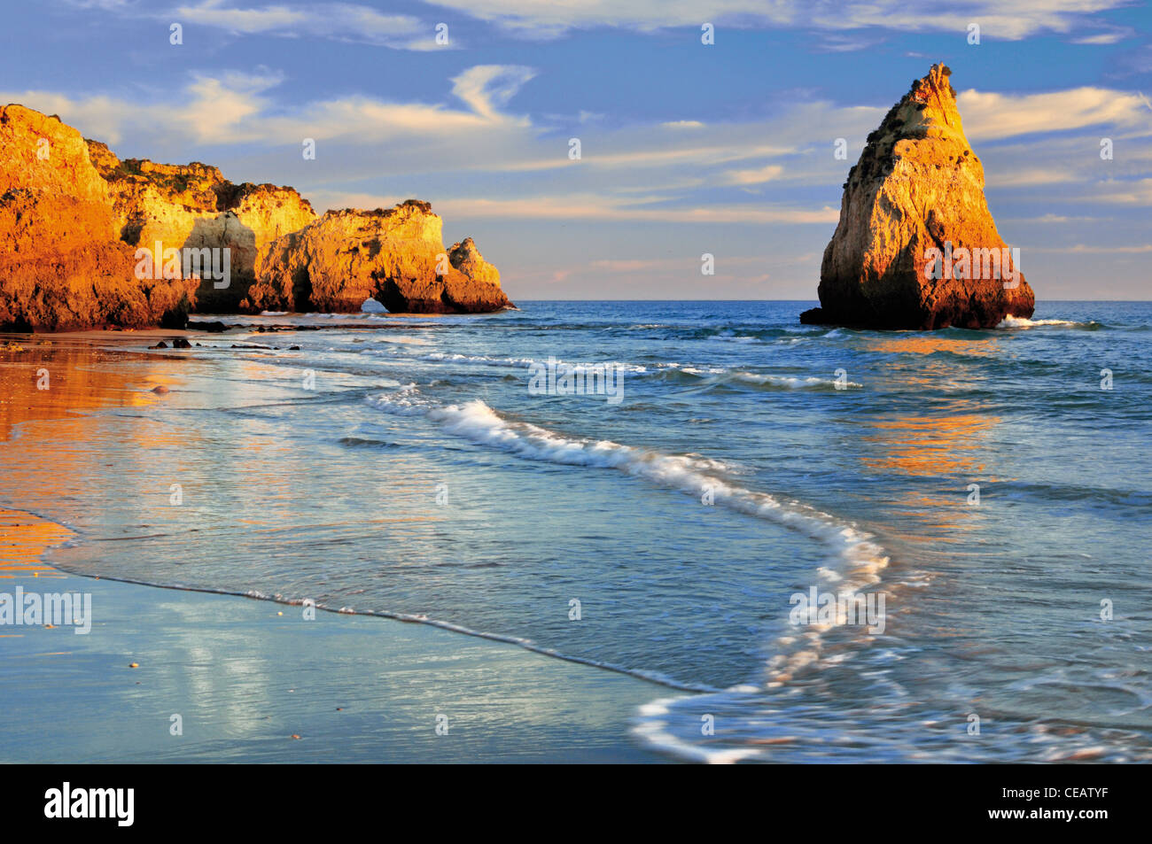 Beach portugal hi-res stock photography and images - Alamy