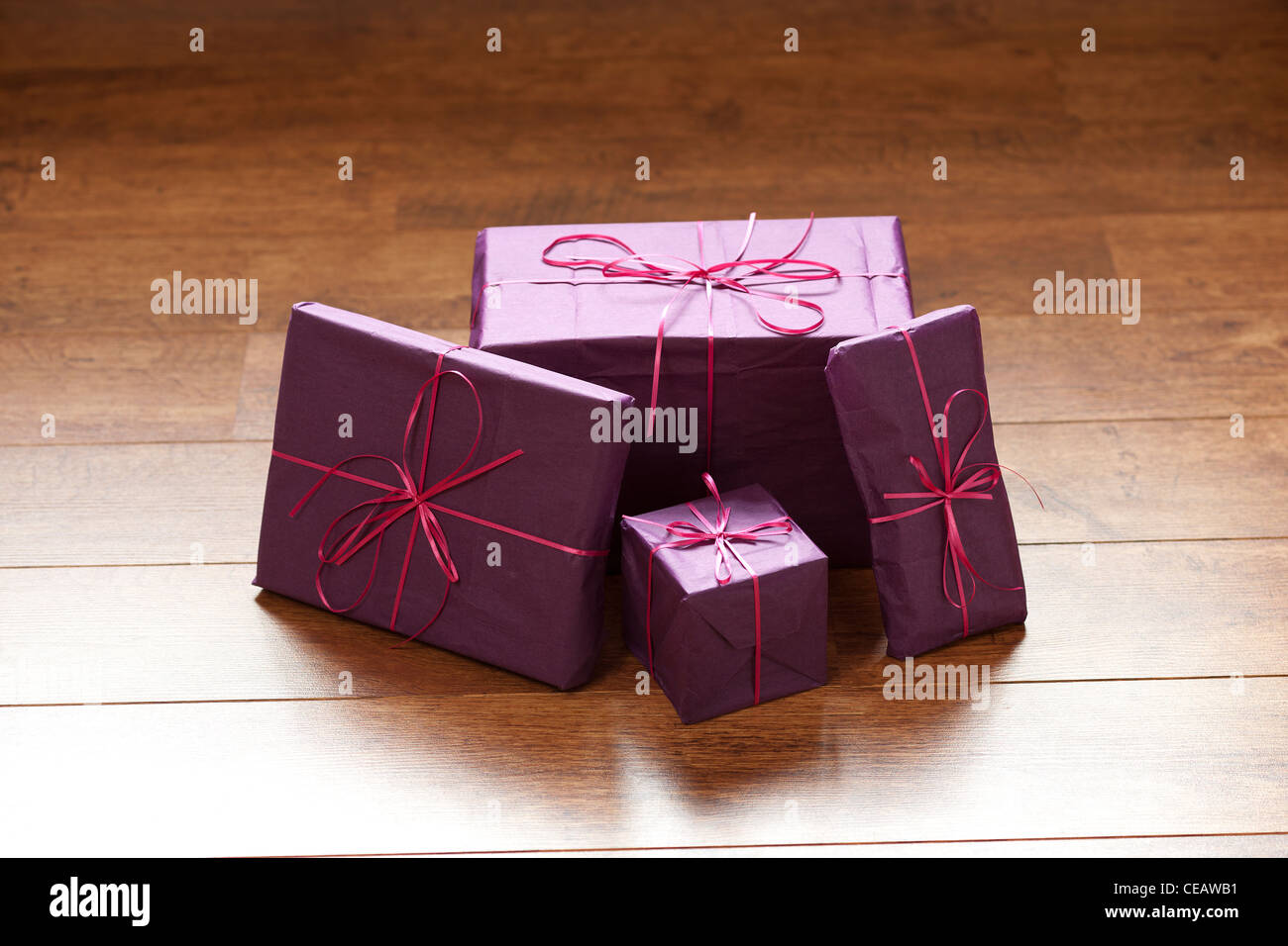 Wrapped parcel hi-res stock photography and images - Alamy