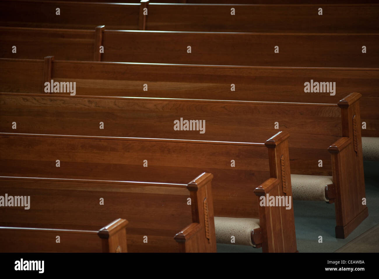 Church pews congregation hi-res stock photography and images - Alamy