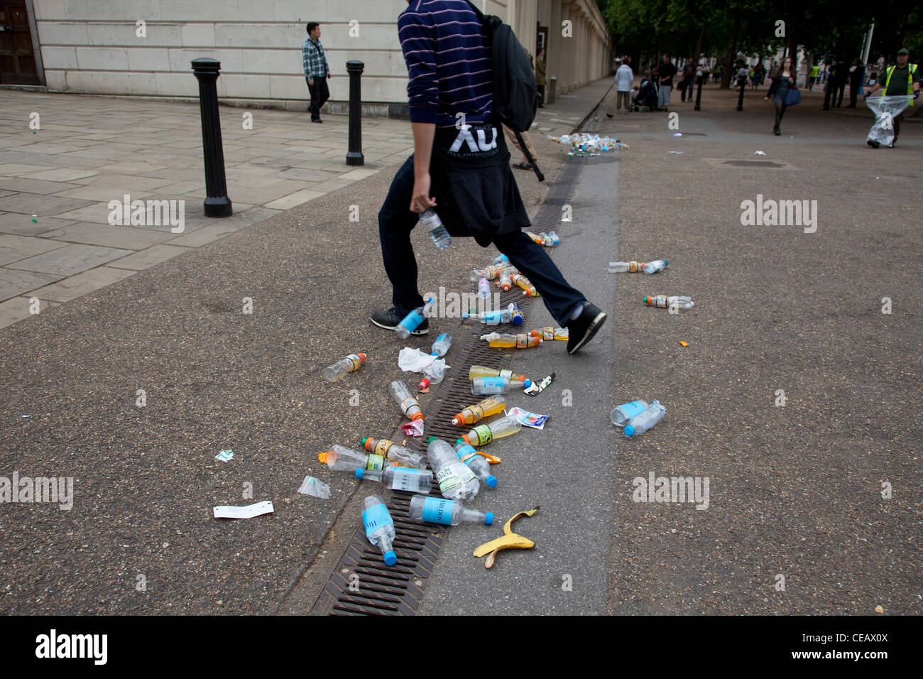 Rubbish in great quantities on a busy summer weekend in Central London ...