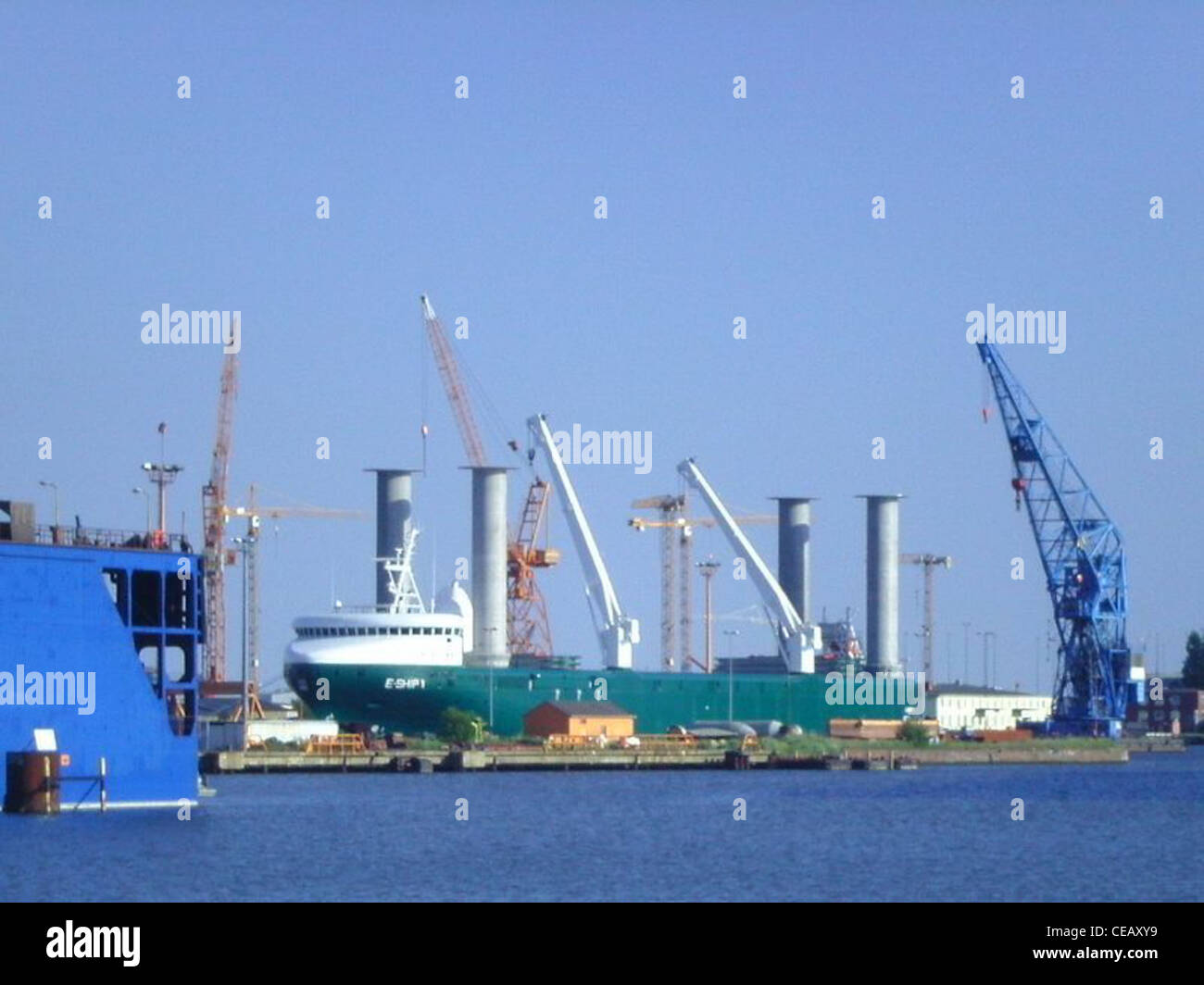 The RoLo cargo ship E-Ship 1 at the Lloyd shipyard in Bremerhaven ...