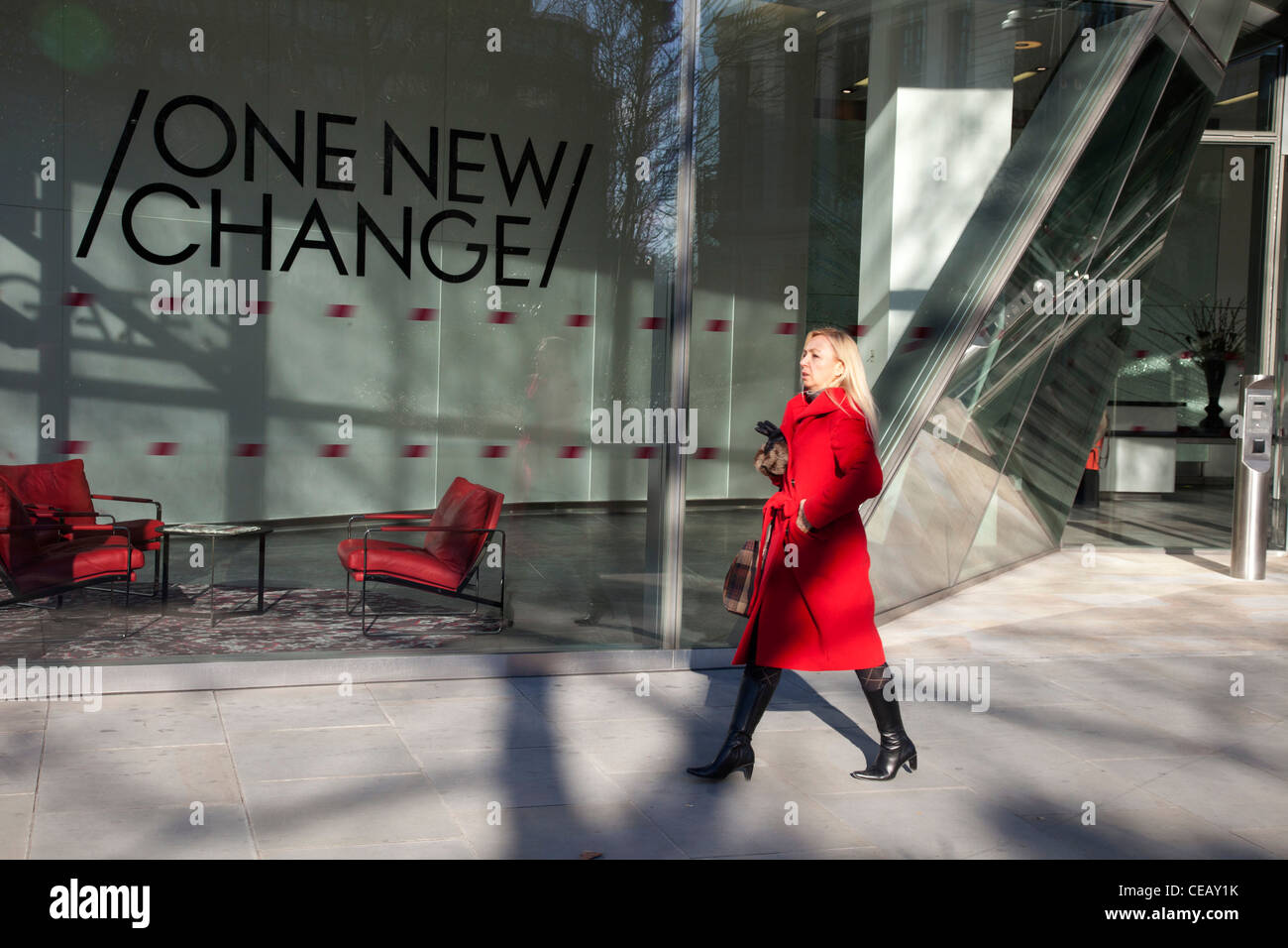 Retail change hi-res stock photography and images - Alamy