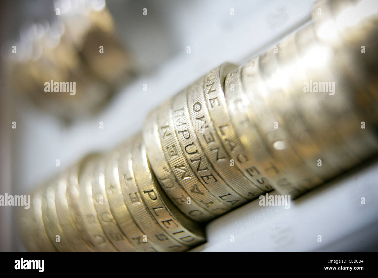 One pound coins coin sterling hi-res stock photography and images - Alamy