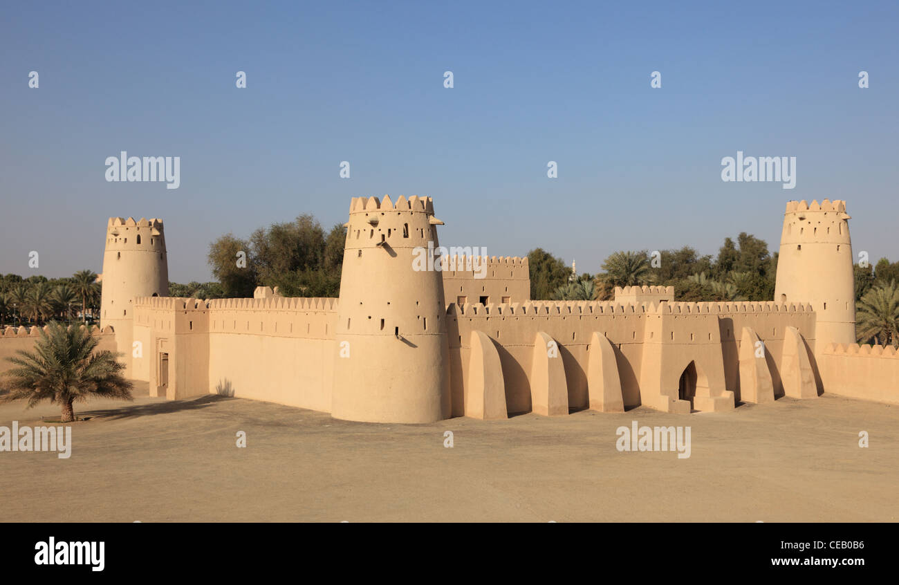 Al Jahili Fort in Al Ain, Emirate of Abu Dhabi, United Arab Emirates ...