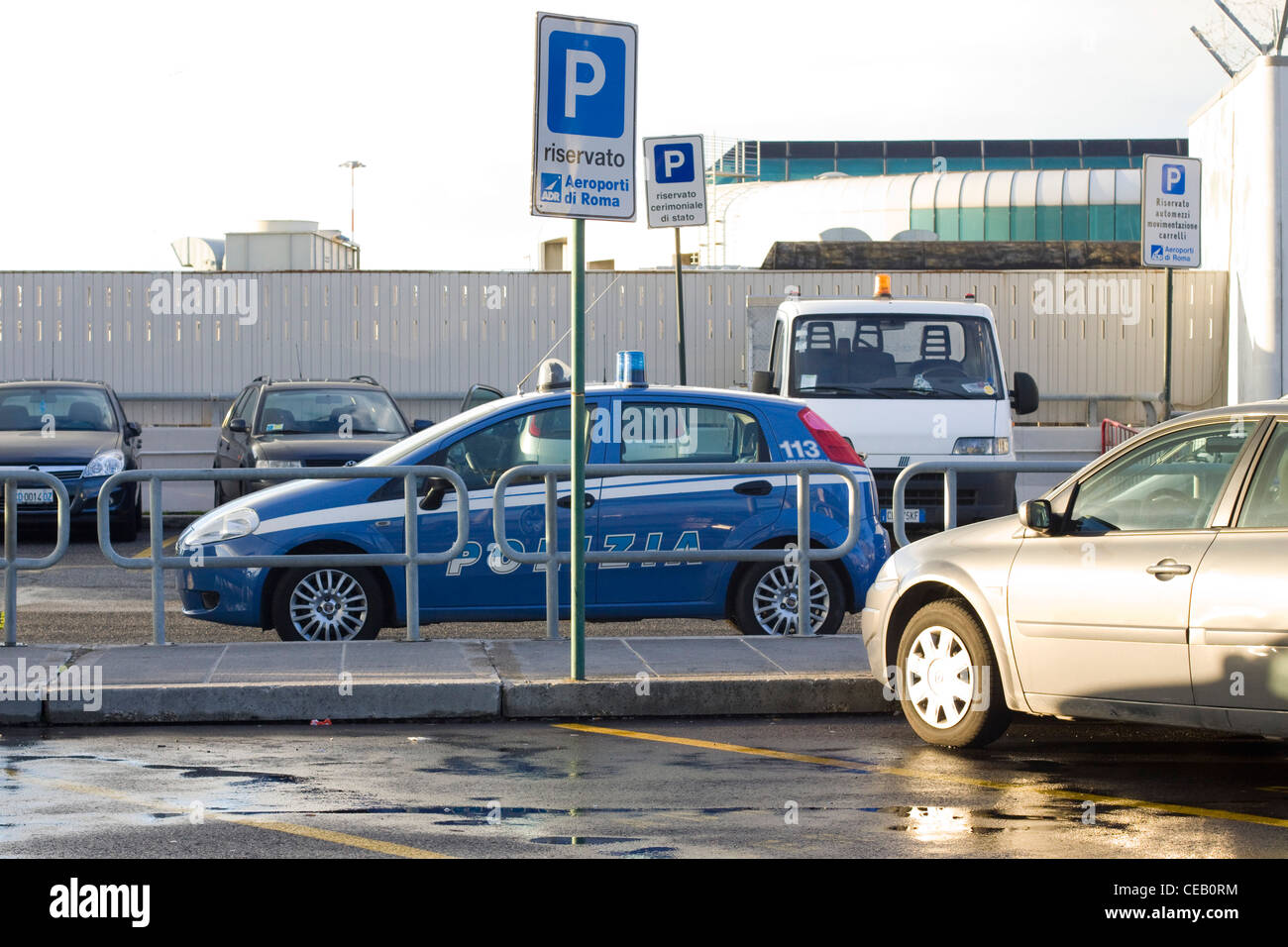 Local police force vehicle hi-res stock photography and images - Alamy