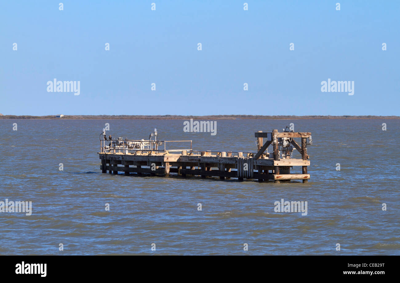 Fixed offshore platform hi-res stock photography and images - Alamy