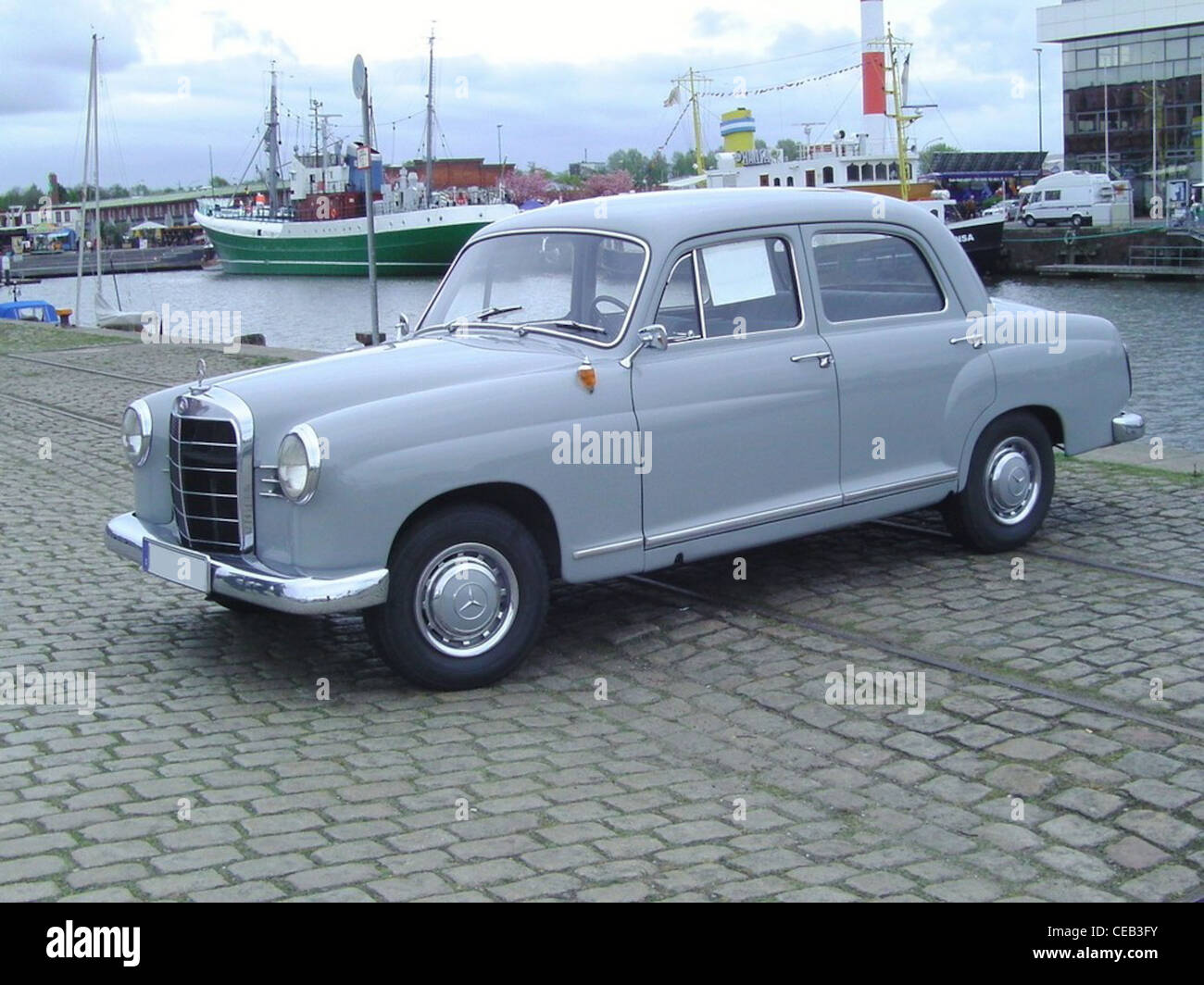 Mercedes-Benz 180 DB Stock Photo - Alamy