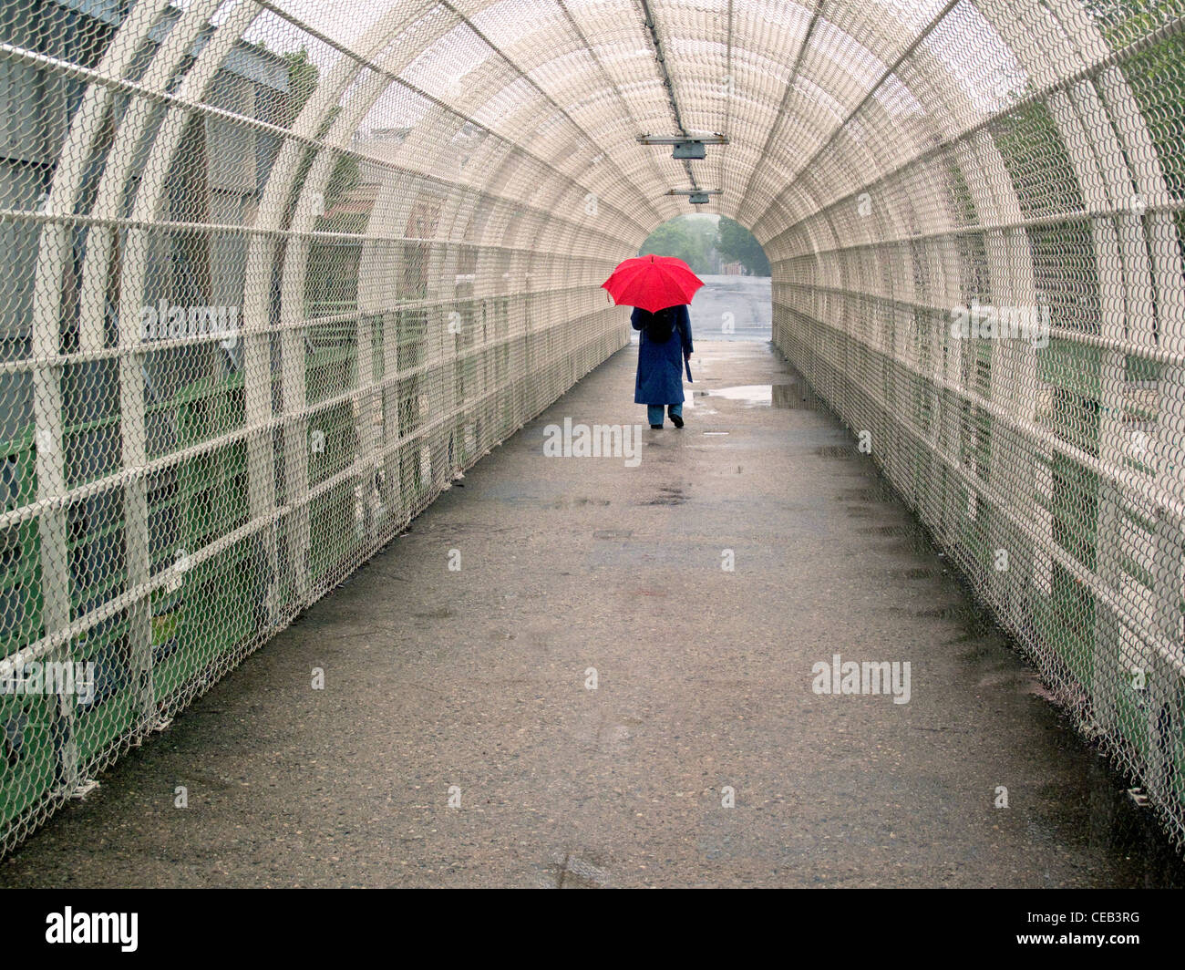 walkway over highway in Brooklyn NYC Stock Photo - Alamy