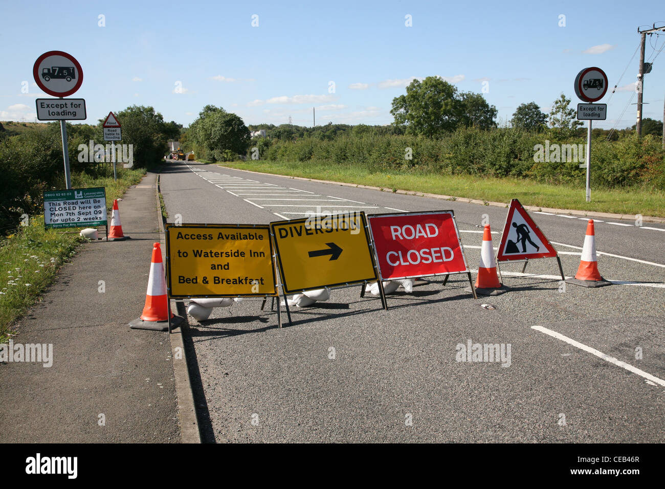 diversion signs during road works Stock Photo - Alamy