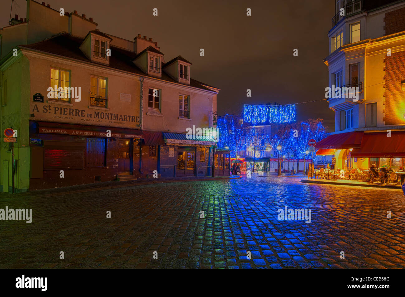Paris street night hi-res stock photography and images - Alamy
