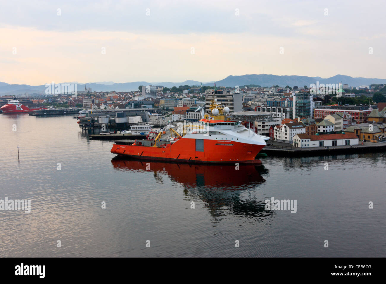 Offshore supply ships hi-res stock photography and images - Alamy