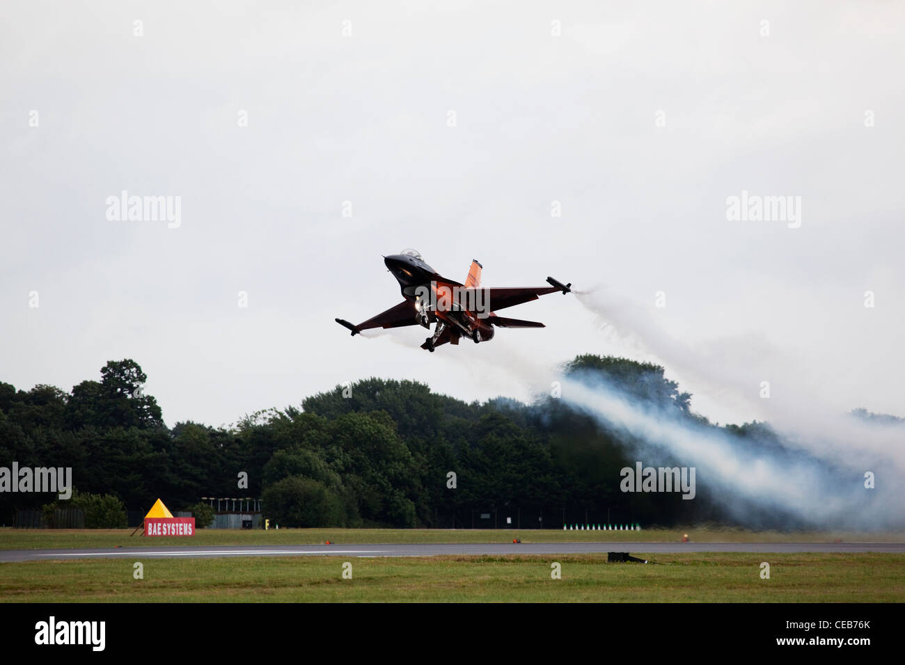 F16am Fighting Falcon taking off to start it's display, Royal ...