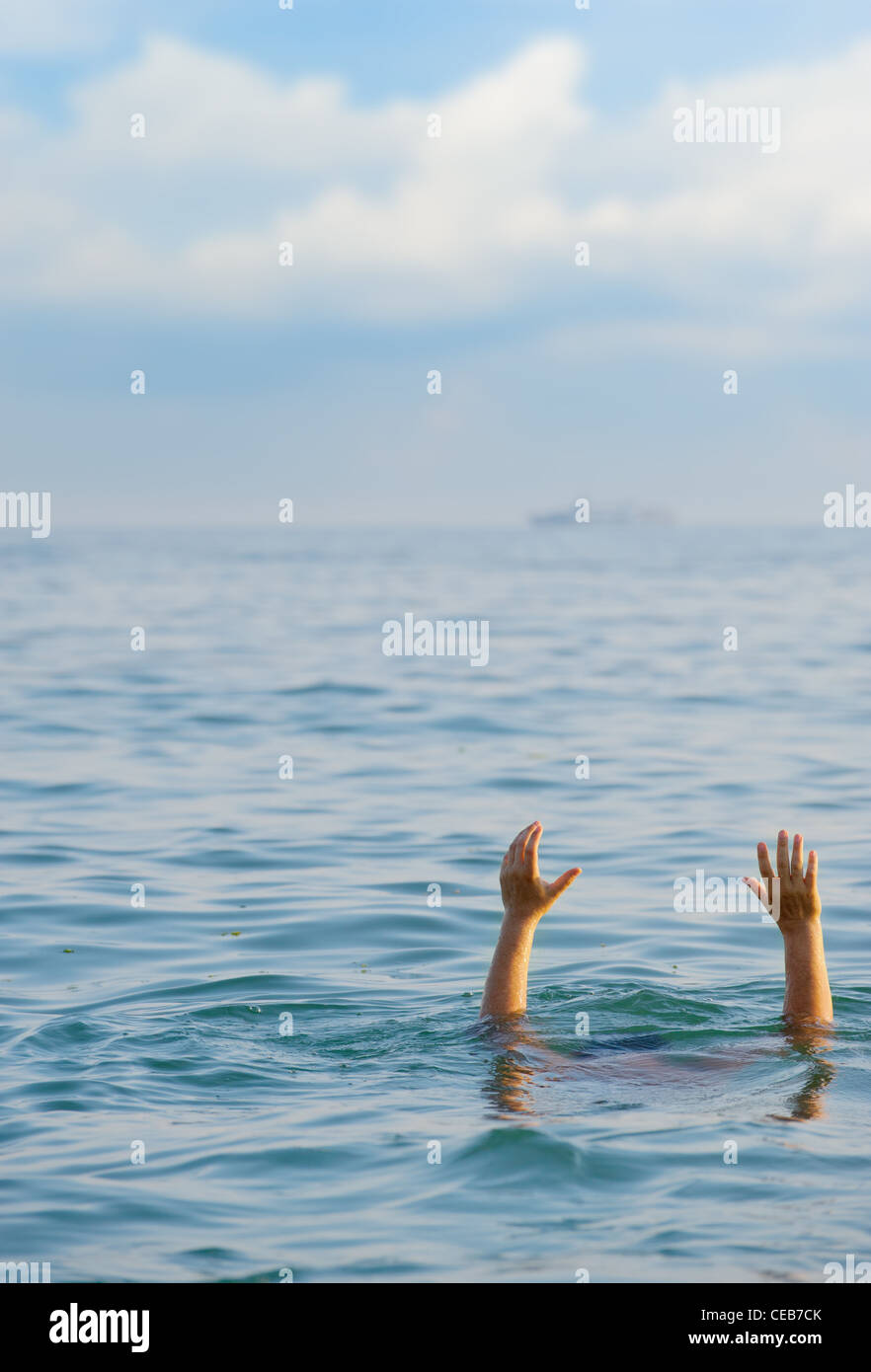 Drowning ship hi-res stock photography and images - Alamy