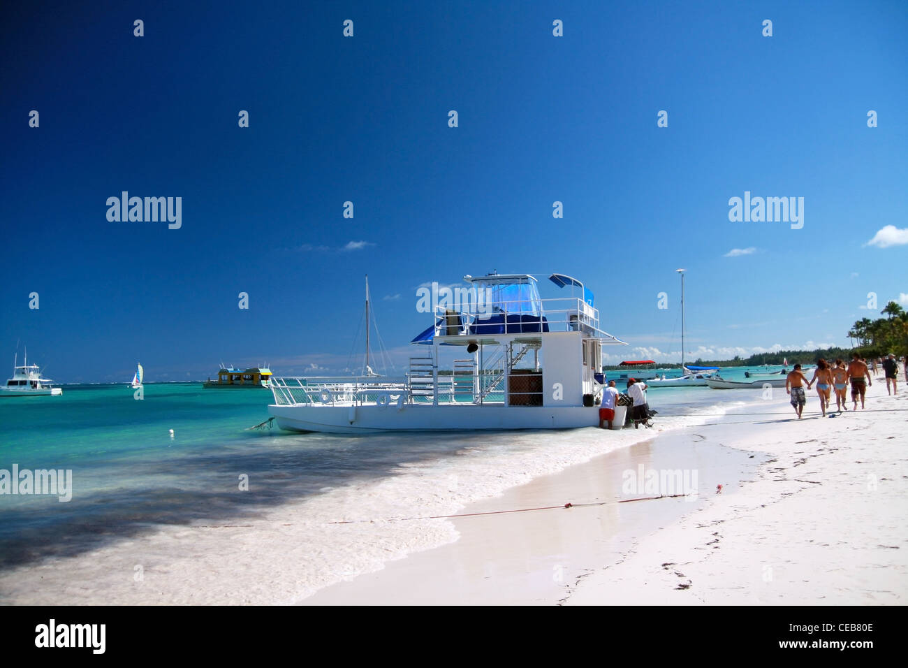 Caribbean sea with yachts, coastline Stock Photo - Alamy