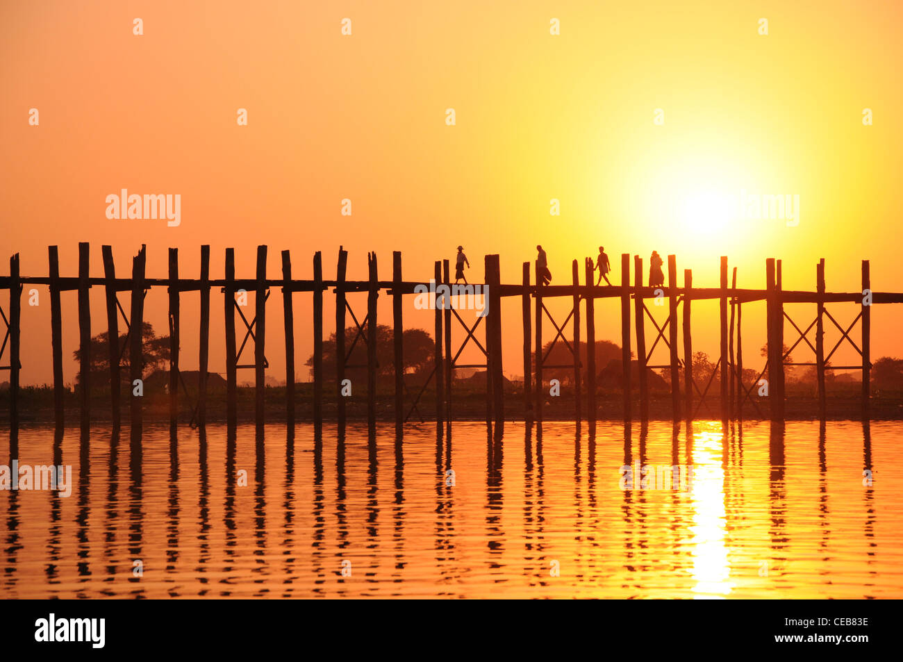 Ubein Bridge at sunset Stock Photo - Alamy