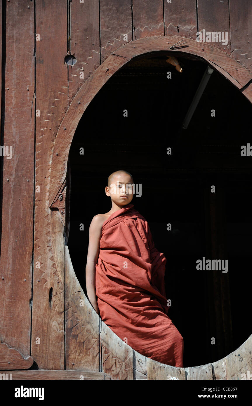 Novice buddhist monk hi-res stock photography and images - Alamy