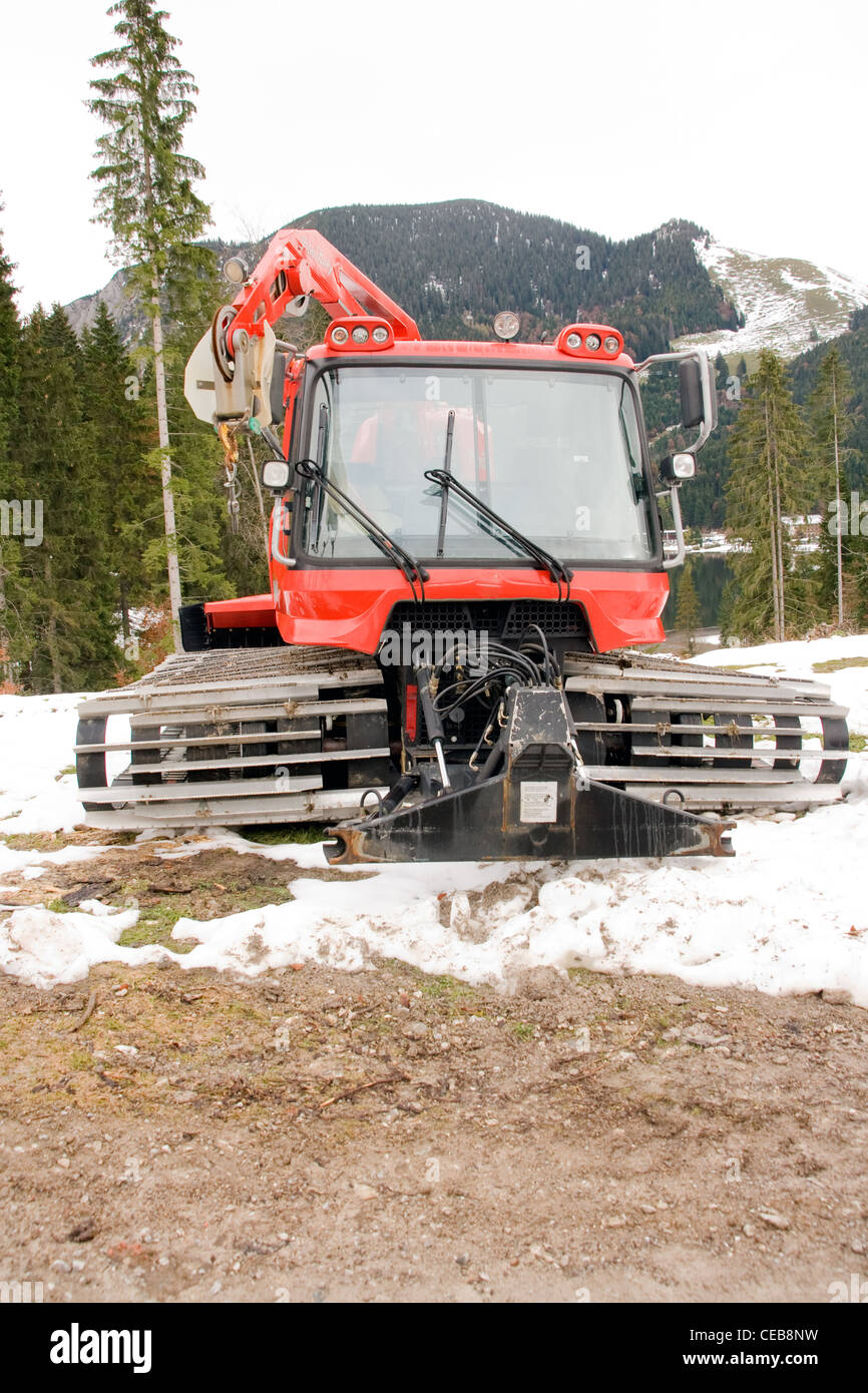 Red snowcat hi-res stock photography and images - Alamy
