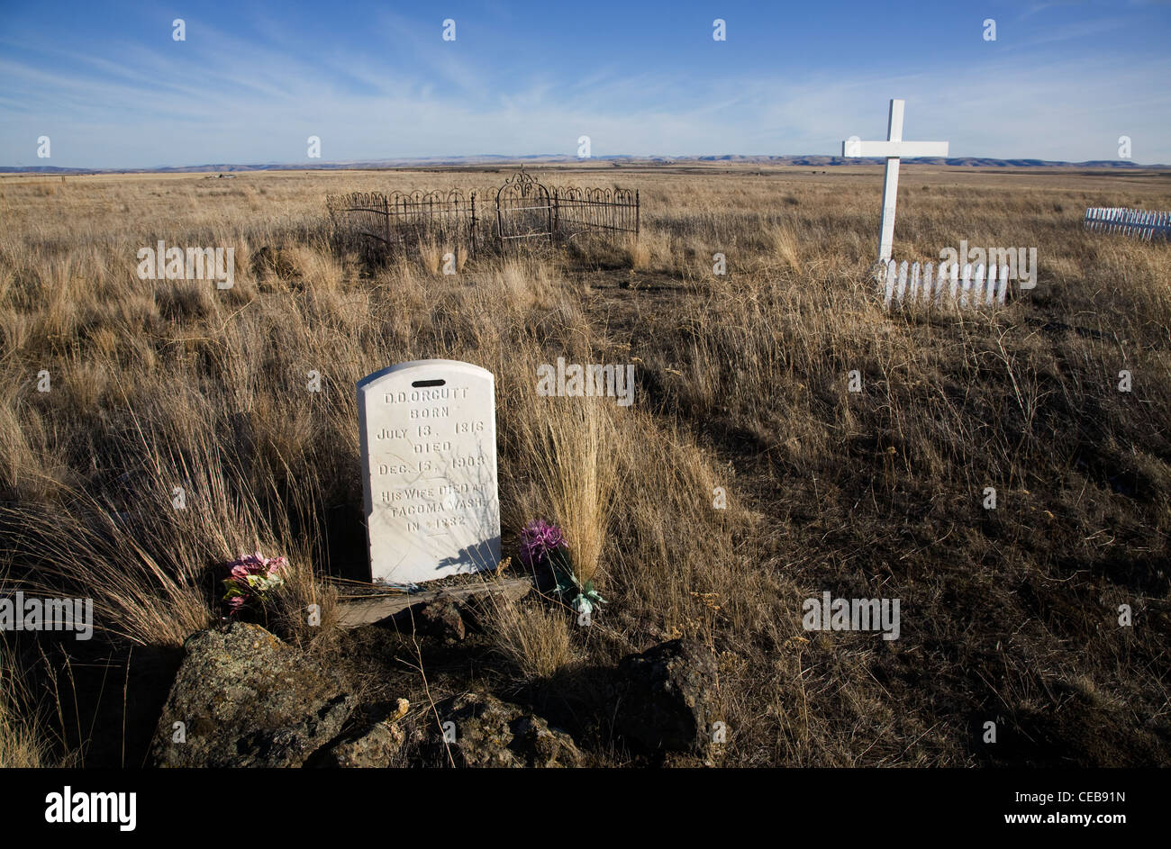 Prairie cemetery in the high desert of northern Oregon Stock Photo - Alamy