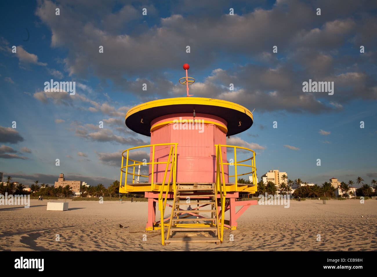 Lifeguard station at Miami South Beach Stock Photo - Alamy