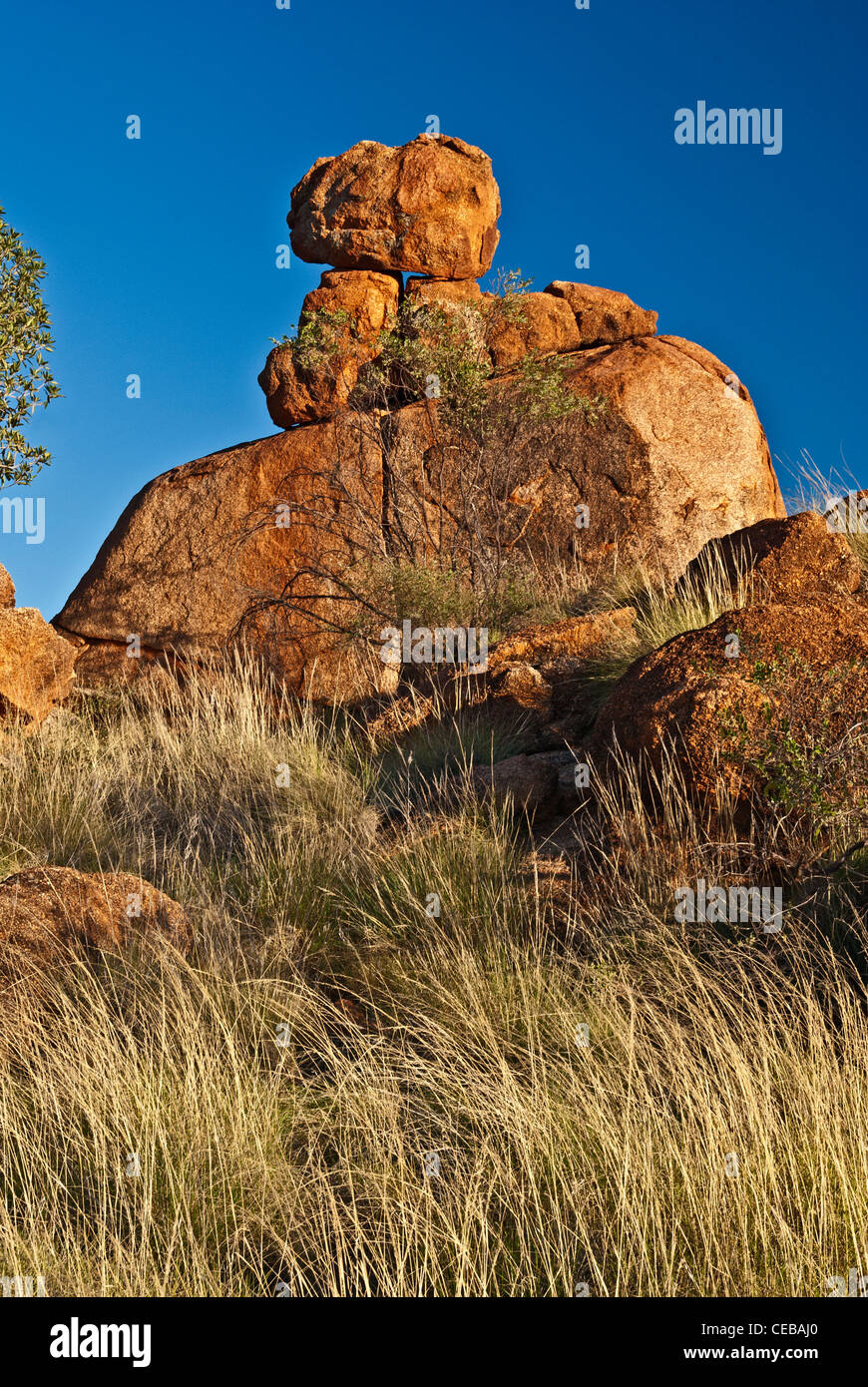 DEVIL'S MARBLES, NORTHERN TERRITORY, NT, AUSTRALIA, OUTBACK Stock Photo ...
