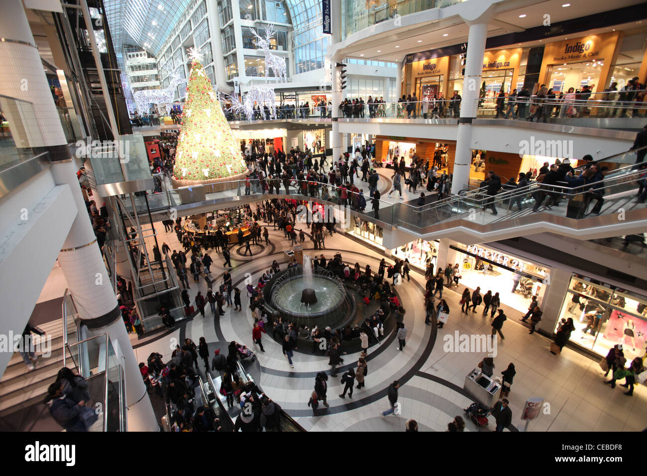 Swarovski Christmas tree at Toronto Eaton Centre during Christmas ...