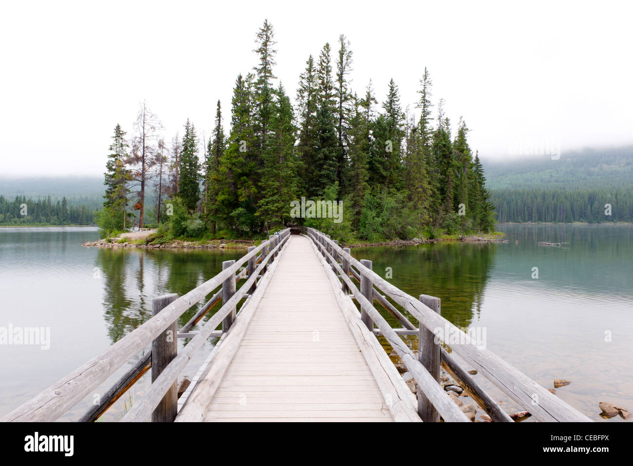 Patricia lake pyramid mountain jasper hi-res stock photography and ...