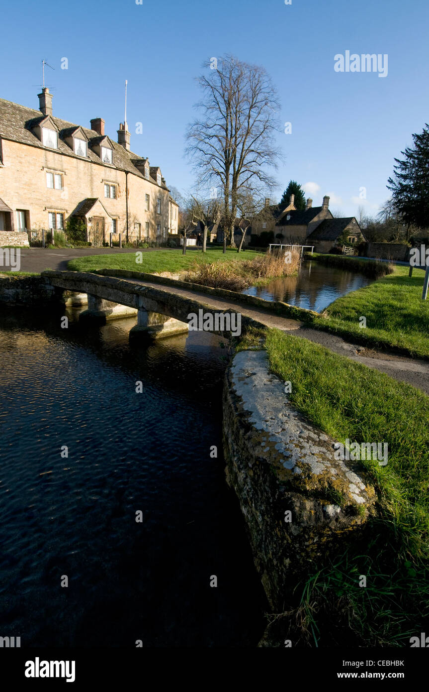 Small footbridge hi-res stock photography and images - Alamy