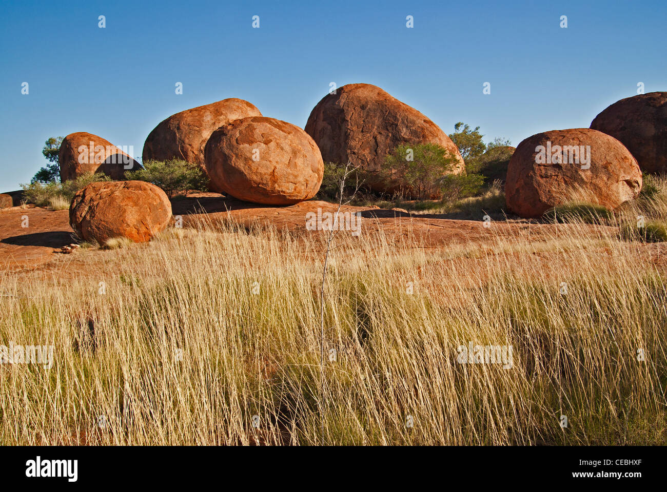 DEVIL'S MARBLES, NORTHERN TERRITORY, NT, AUSTRALIA, OUTBACK Stock Photo ...