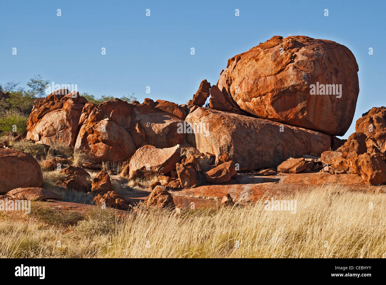 DEVIL'S MARBLES, NORTHERN TERRITORY, NT, AUSTRALIA, OUTBACK Stock Photo ...