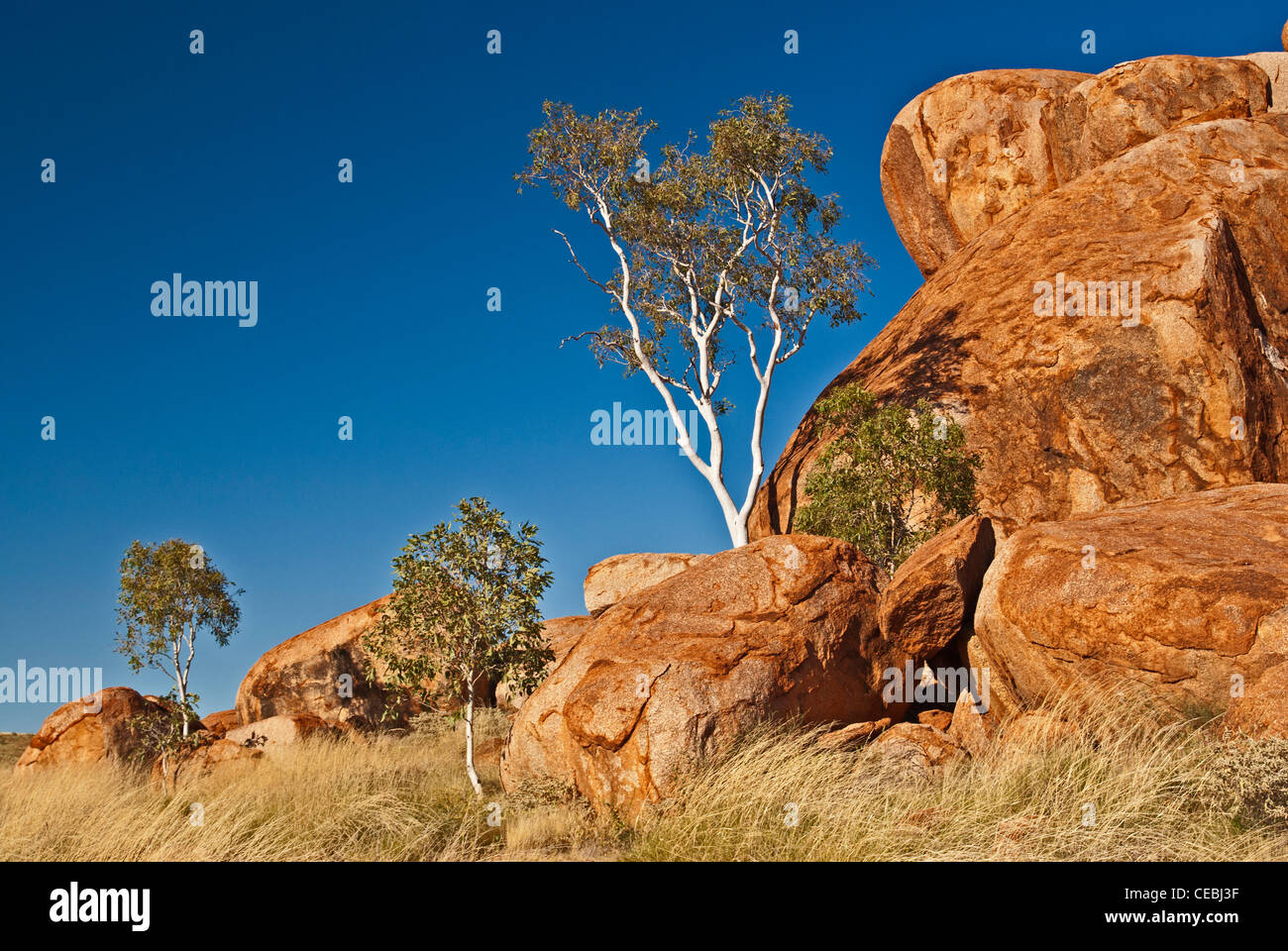 DEVIL'S MARBLES, NORTHERN TERRITORY, NT, AUSTRALIA, OUTBACK Stock Photo ...