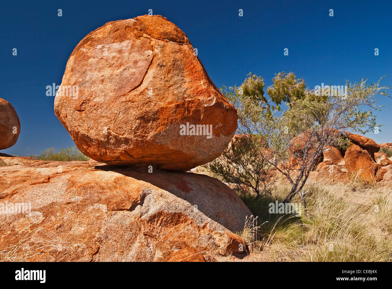 DEVIL'S MARBLES, NORTHERN TERRITORY, NT, AUSTRALIA, OUTBACK Stock Photo ...
