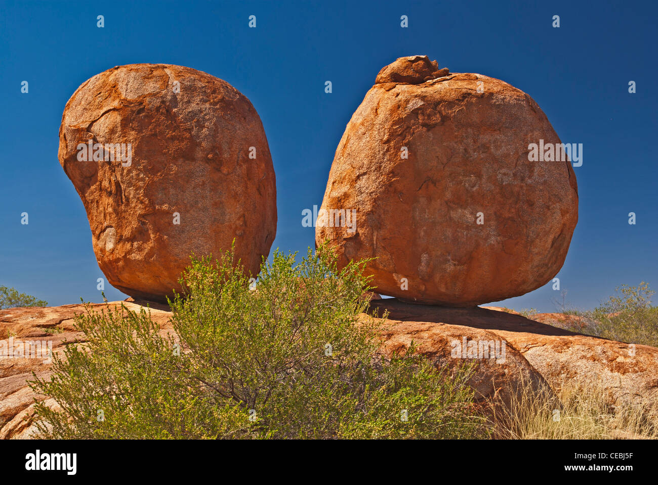 DEVIL'S MARBLES, NORTHERN TERRITORY, NT, AUSTRALIA, OUTBACK Stock Photo ...