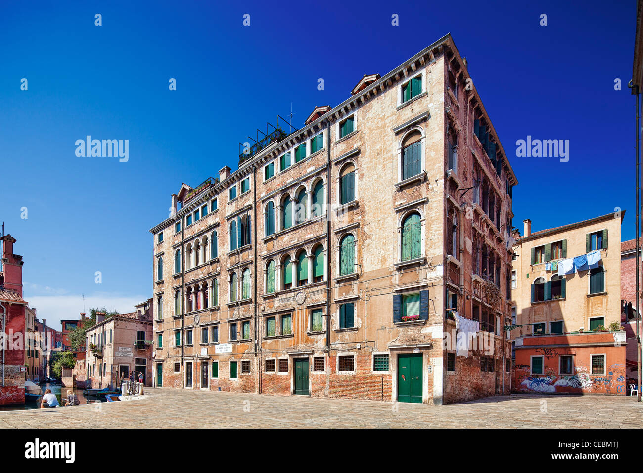 Venice apartment building hi-res stock photography and images - Alamy