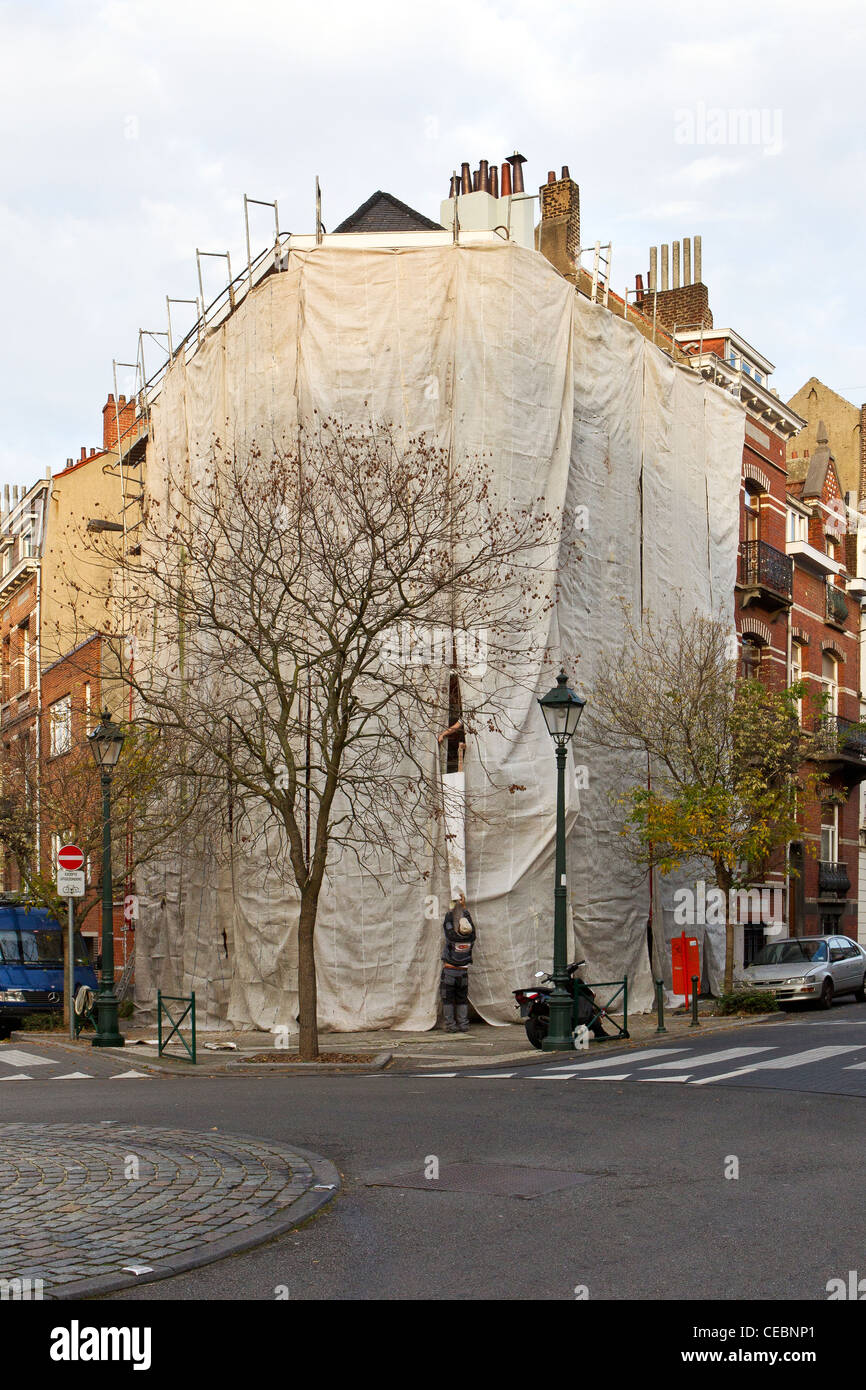 covering up building Stock Photo - Alamy