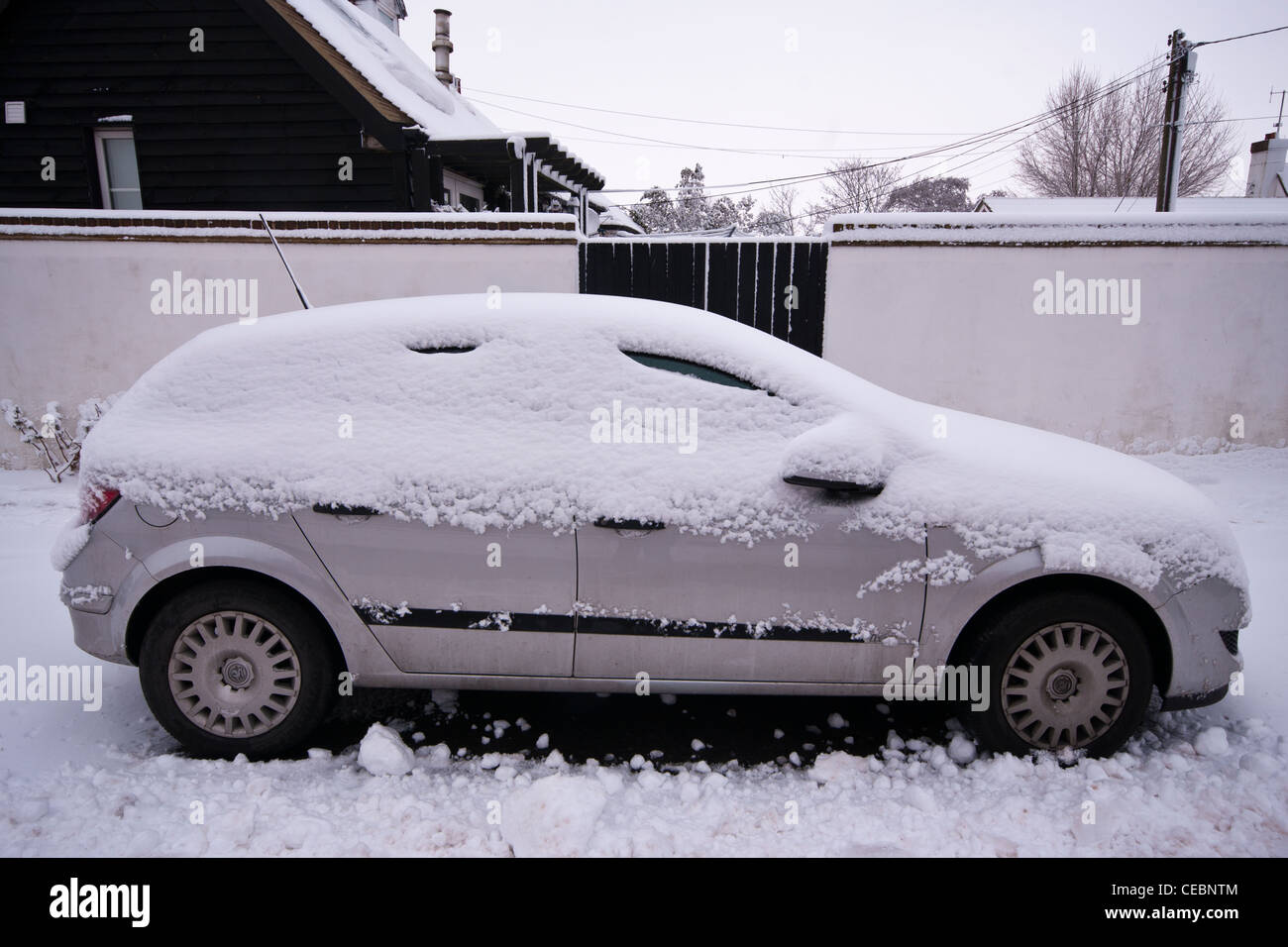 Car broken down snow hi-res stock photography and images - Alamy