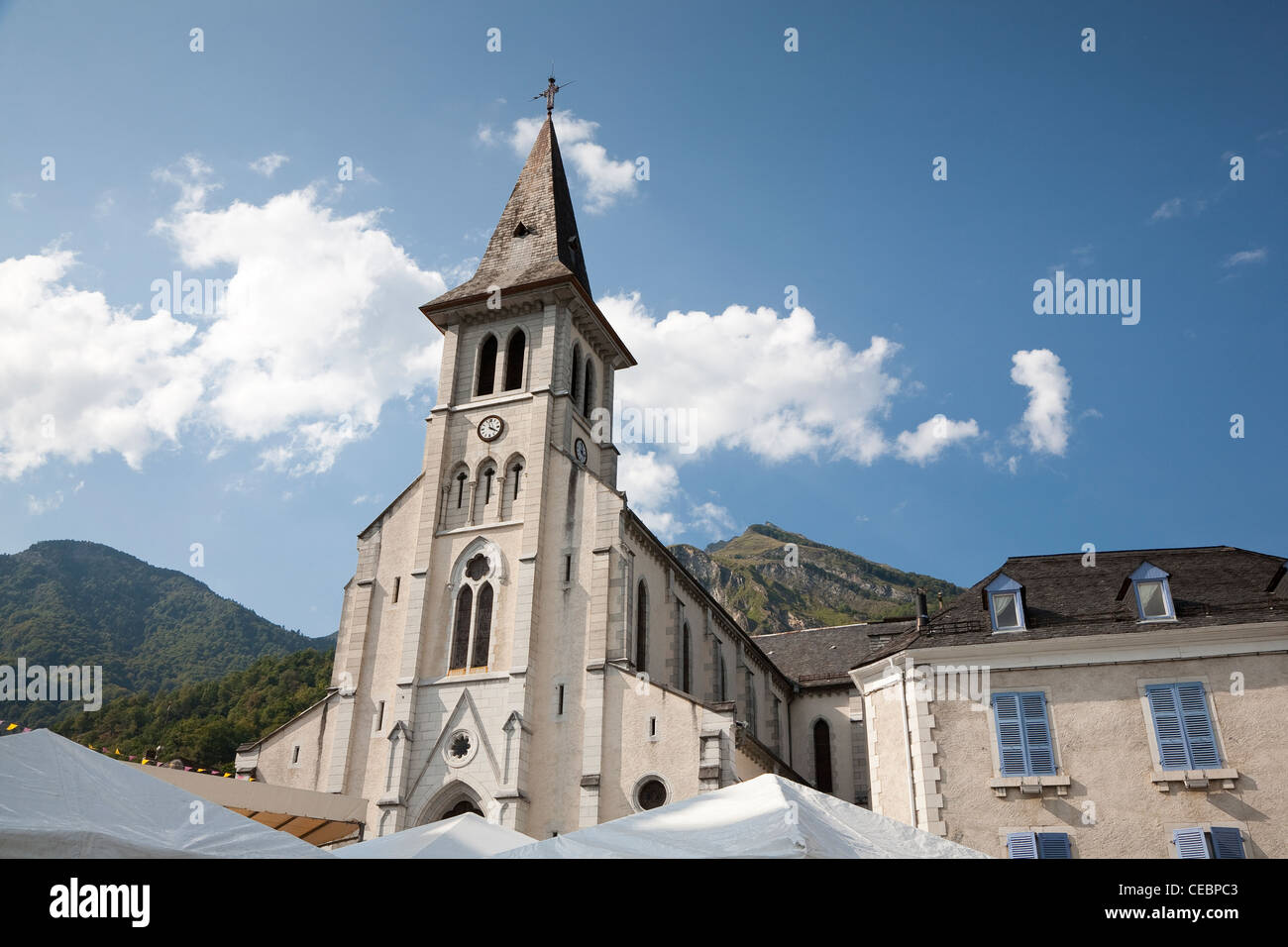 Eglise Saint Pierre à Laruns - Laruns, Pyrénées-Atlantiques, Aquitaine ...