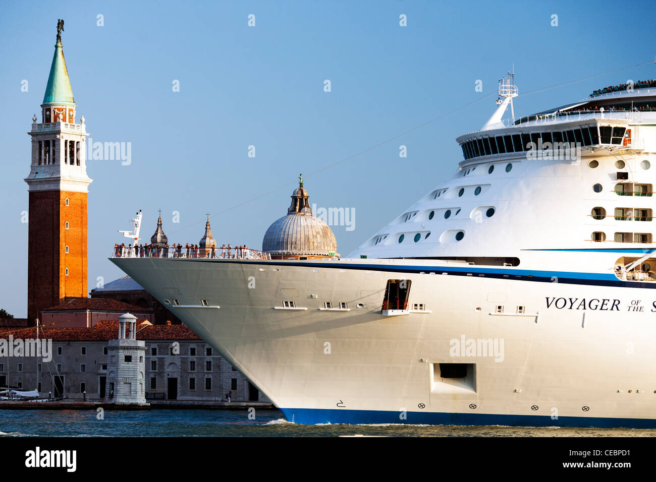Voyager cruise ship hi-res stock photography and images - Alamy