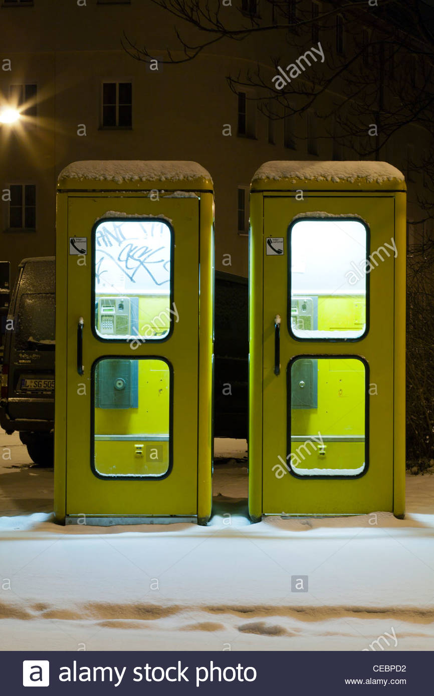 Two Telephone Booths High Resolution Stock Photography and Images - Alamy