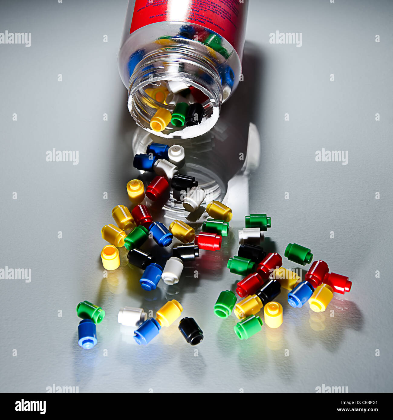 Pills jar spilling hi-res stock photography and images - Alamy